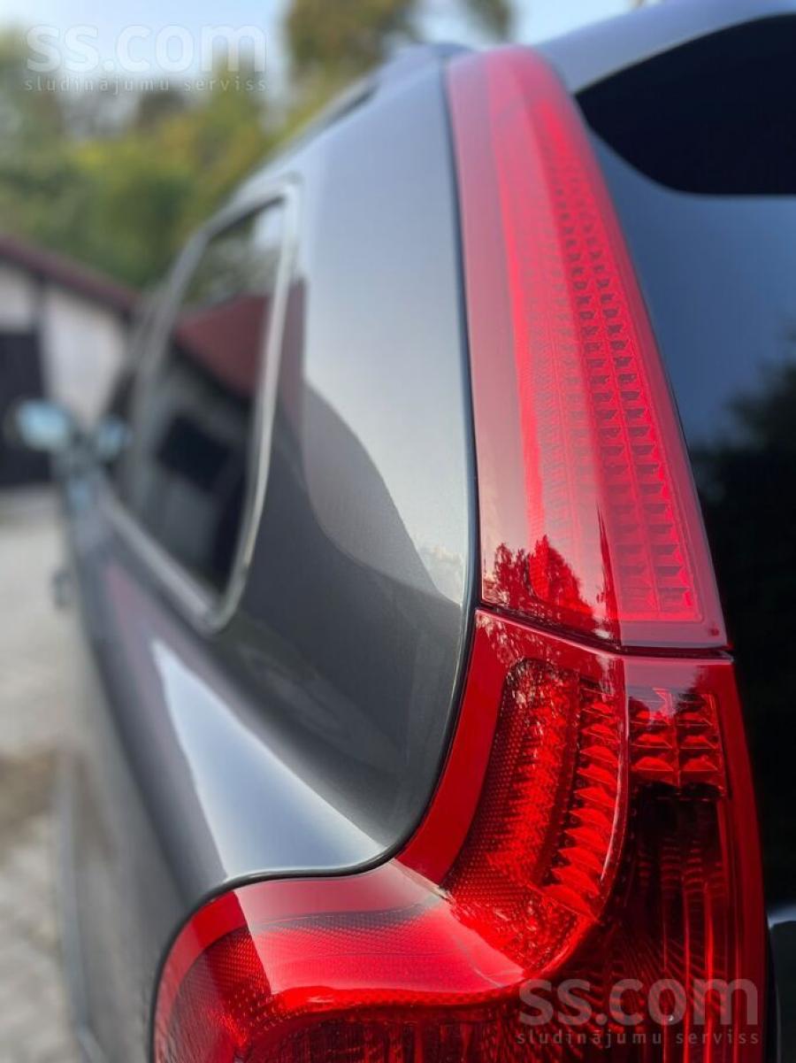 Pelēks Volvo XC90 2007 Rīga, ar dzinēja tilpumu 2.40 L un nobraukumu 280 tūkst. km par 6500 €, foto 5 vietnē AUTOMOTO.COM.LV