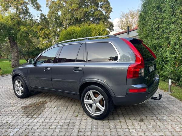 Grey Volvo XC90 2007 in Riga, with an engine capacity of 2.40 L and mileage of 280 thousand km for 6500 €, photo 7 on AUTOMOTO.COM.LV