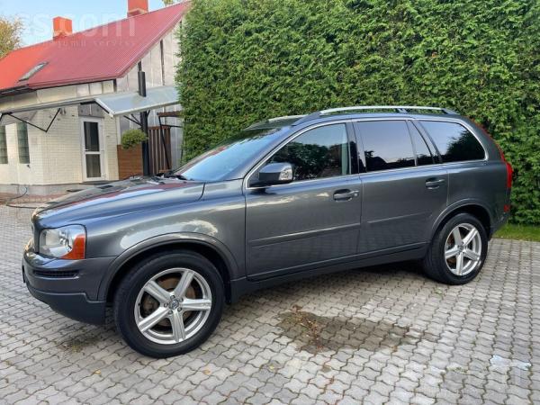 Grey Volvo XC90 2007 in Riga, with an engine capacity of 2.40 L and mileage of 280 thousand km for 6500 €, photo 8 on AUTOMOTO.COM.LV