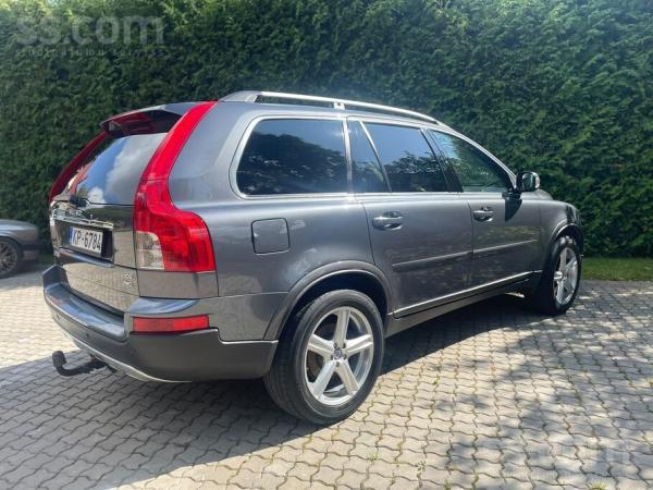 Grey Volvo XC90 2007 in Riga, with an engine capacity of 2.40 L and mileage of 280 thousand km for 6500 €, photo 9 on AUTOMOTO.COM.LV