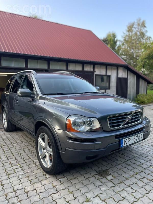 Grey Volvo XC90 2007 in Riga, with an engine capacity of 2.40 L and mileage of 280 thousand km for 6500 €, photo 10 on AUTOMOTO.COM.LV