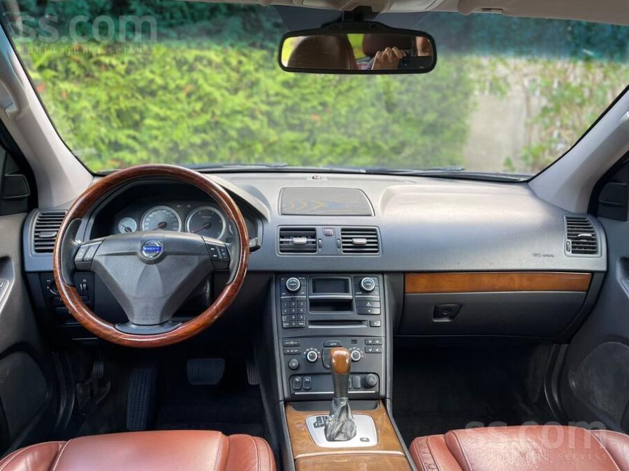 Pelēks Volvo XC90 2007 Rīga, ar dzinēja tilpumu 2.40 L un nobraukumu 280 tūkst. km par 6500 €, foto 17 vietnē AUTOMOTO.COM.LV