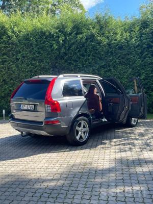 Pelēks Volvo XC90 2007 Rīga, ar dzinēja tilpumu 2.40 L un nobraukumu 280 tūkst. km par 6500 €, foto 19 vietnē AUTOMOTO.COM.LV