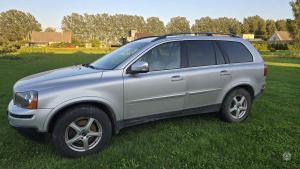 Grey Volvo XC90 2007 in Panevezys, with an engine capacity of 2.40 L and mileage of 432 thousand km for 2150 €, photo 7 on AUTOMOTO.COM.LV