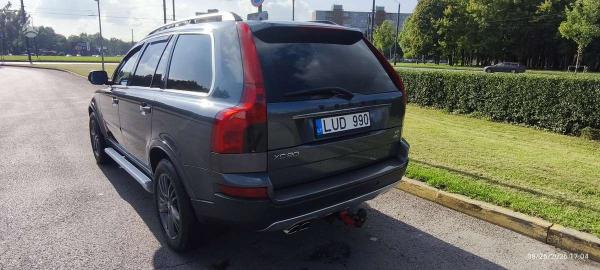 Grey Volvo XC90 2007 in Kaunas, with an engine capacity of 2.40 L and mileage of 433 thousand km for 7000 €, photo 5 on AUTOMOTO.COM.LV