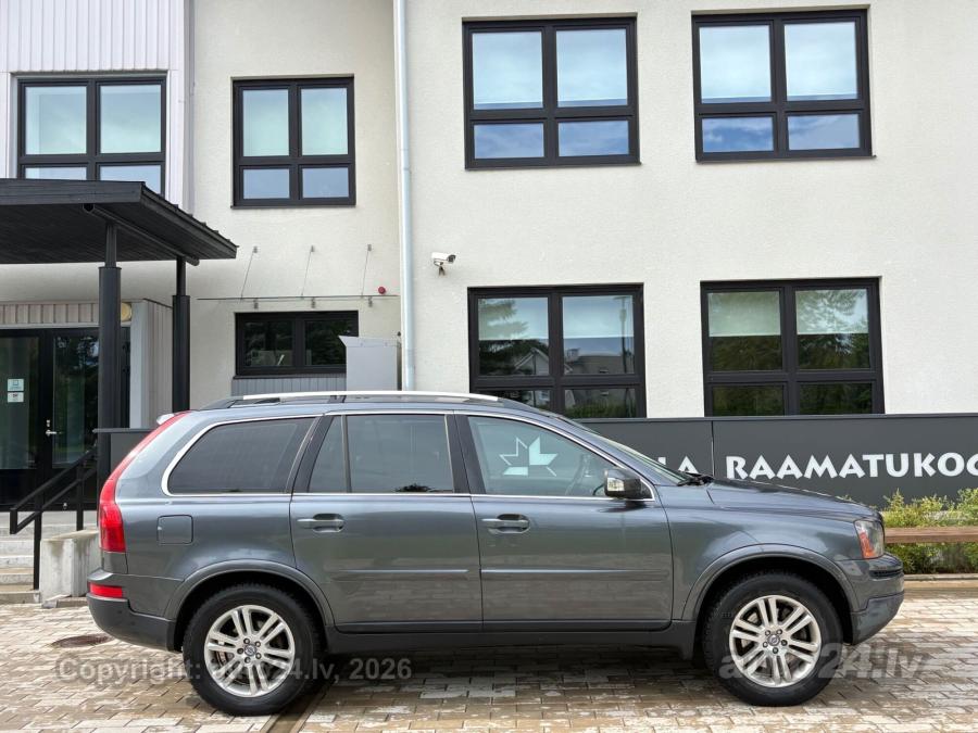 Pelēks Volvo XC90 2007 Rapla, ar dzinēja tilpumu 2.40 L un nobraukumu 264 tūkst. km par 6000 €, foto 6 vietnē AUTOMOTO.COM.LV