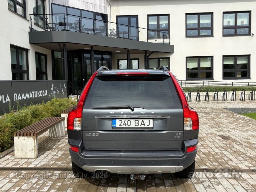 Pelēks Volvo XC90 2007 Rapla, ar dzinēja tilpumu 2.40 L un nobraukumu 264 tūkst. km par 6000 €, foto 9 vietnē AUTOMOTO.COM.LV