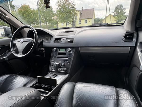 Pelēks Volvo XC90 2007 Rapla, ar dzinēja tilpumu 2.40 L un nobraukumu 264 tūkst. km par 6000 €, foto 10 vietnē AUTOMOTO.COM.LV
