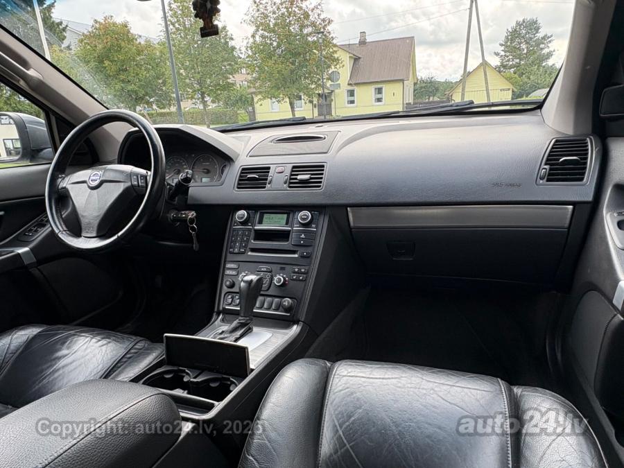 Pelēks Volvo XC90 2007 Rapla, ar dzinēja tilpumu 2.40 L un nobraukumu 264 tūkst. km par 6000 €, foto 10 vietnē AUTOMOTO.COM.LV