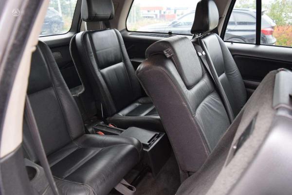 Volvo XC90 2007 in Vilnius on AUTOMOTO.COM.LV Grey Volvo XC90 2007 in Vilnius, with an engine capacity of 2.40 L and mileage of 427 thousand km for 4500 €, photo 11 on AUTOMOTO.COM.LV