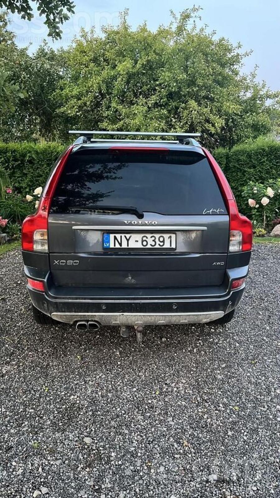 Grey Volvo XC90 2007 in Bauska, with an engine capacity of 2.40 L and mileage of 0 thousand km for 3998 €, photo 5 on AUTOMOTO.COM.LV