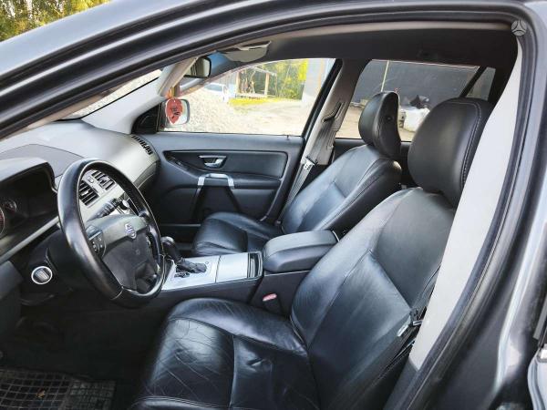 Pelēks Volvo XC90 2007 Viļņa, ar dzinēja tilpumu 2.40 L un nobraukumu 287 tūkst. km par 4200 €, foto 5 vietnē AUTOMOTO.COM.LV