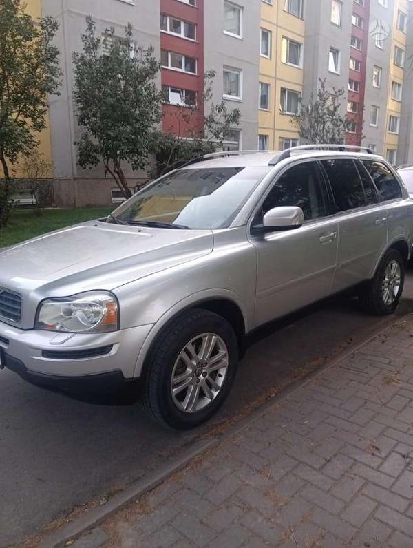 Grey Volvo XC90 2007 in Siauliai, with an engine capacity of 2.40 L and mileage of 297 thousand km for 6800 €, photo 1 on AUTOMOTO.COM.LV