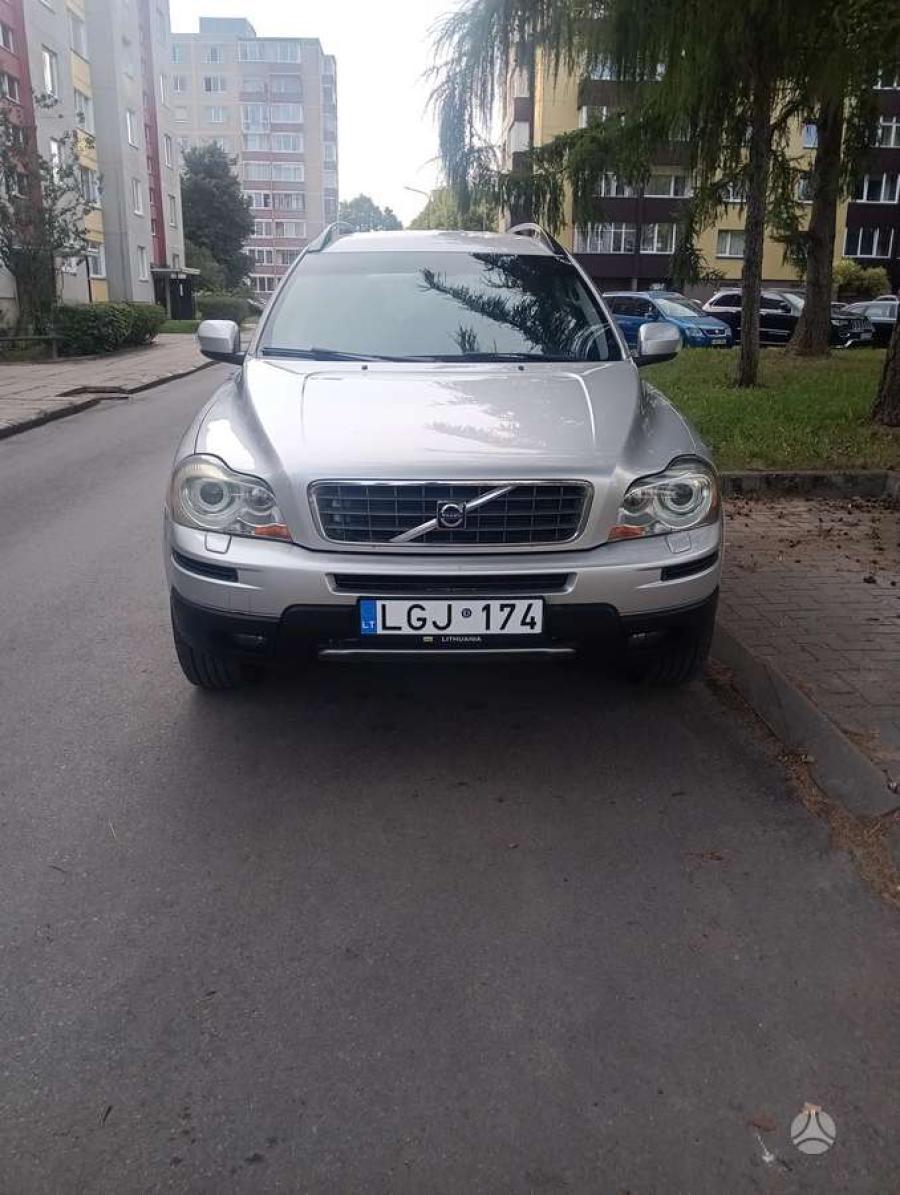 Grey Volvo XC90 2007 in Siauliai, with an engine capacity of 2.40 L and mileage of 297 thousand km for 6800 €, photo 3 on AUTOMOTO.COM.LV