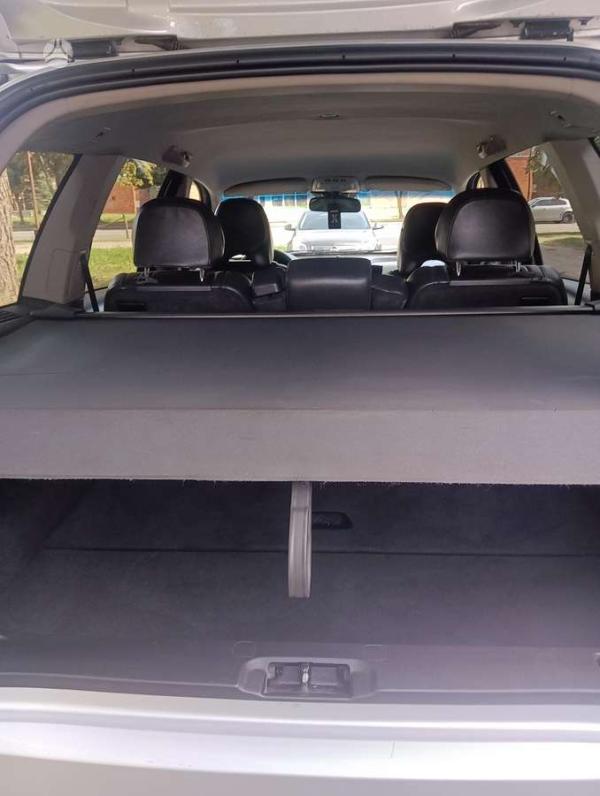 Grey Volvo XC90 2007 in Siauliai, with an engine capacity of 2.40 L and mileage of 297 thousand km for 6800 €, photo 8 on AUTOMOTO.COM.LV