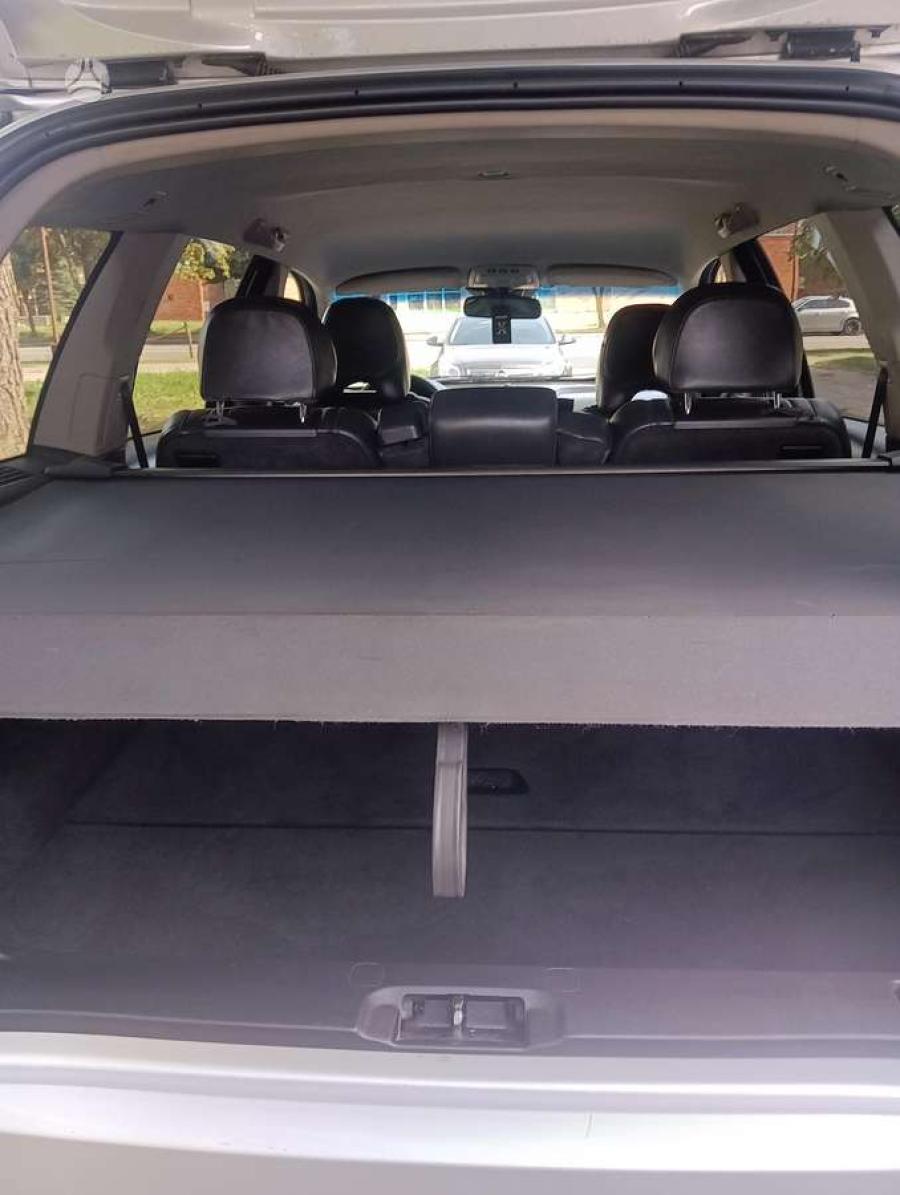 Grey Volvo XC90 2007 in Siauliai, with an engine capacity of 2.40 L and mileage of 297 thousand km for 6800 €, photo 8 on AUTOMOTO.COM.LV