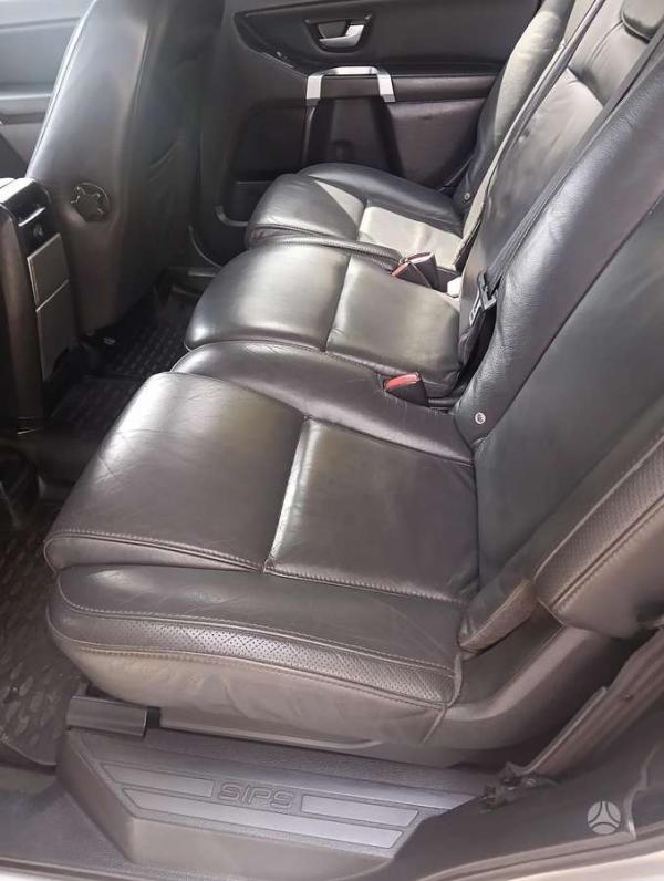 Grey Volvo XC90 2007 in Siauliai, with an engine capacity of 2.40 L and mileage of 297 thousand km for 6800 €, photo 9 on AUTOMOTO.COM.LV