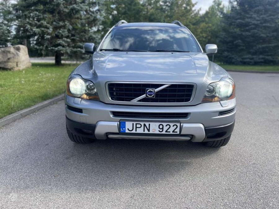 Grey Volvo XC90 2007 in Siauliai, with an engine capacity of 2.40 L and mileage of 298 thousand km for 6199 €, photo 9 on AUTOMOTO.COM.LV