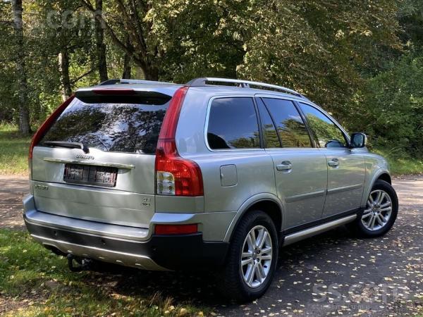 Volvo XC90 2007 in Riga on AUTOMOTO.COM.LV Grey Volvo XC90 2007 in Riga, with an engine capacity of 2.40 L and mileage of 297 thousand km for 5550 €, photo 9 on AUTOMOTO.COM.LV