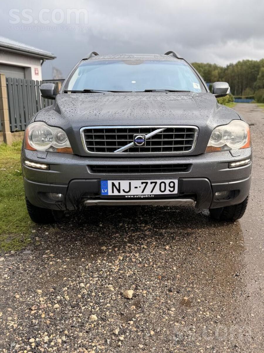 Grey Volvo XC90 2007 in Riga, with an engine capacity of 2.40 L and mileage of 301 thousand km for 4900 €, photo 8 on AUTOMOTO.COM.LV