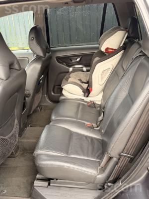 Grey Volvo XC90 2007 in Riga, with an engine capacity of 2.40 L and mileage of 301 thousand km for 4900 €, photo 11 on AUTOMOTO.COM.LV