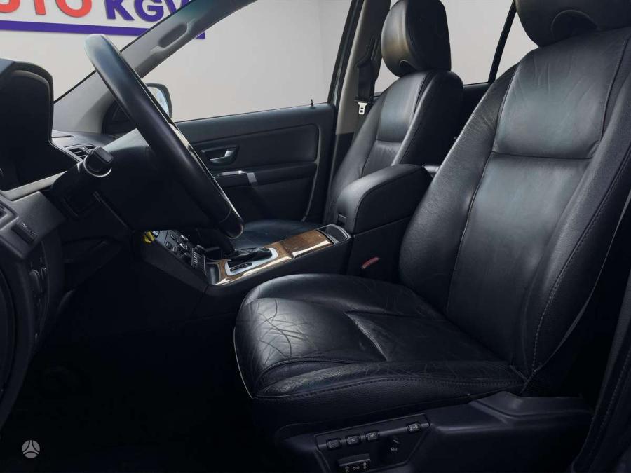 Grey Volvo XC90 2007 in Vilnius, with an engine capacity of 3.20 L and mileage of 343 thousand km for 6499 €, photo 16 on AUTOMOTO.COM.LV