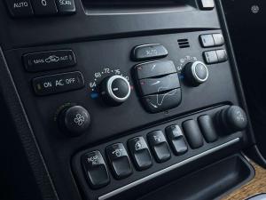 Grey Volvo XC90 2007 in Vilnius, with an engine capacity of 3.20 L and mileage of 343 thousand km for 6499 €, photo 18 on AUTOMOTO.COM.LV