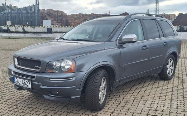 Volvo XC90 2007 Rīga vietnē Pelēks Volvo XC90 2007 Rīga, ar dzinēja tilpumu 2.40 L un nobraukumu 297 tūkst. km par 3800 €, foto 4 vietnē AUTOMOTO.COM.LV