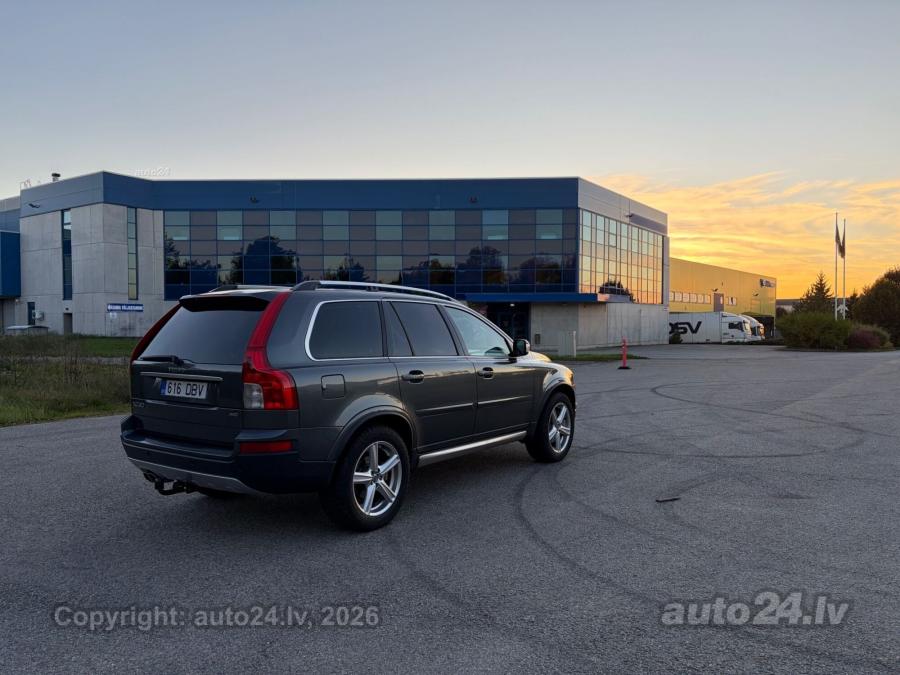 Grey Volvo XC90 2007 in Tallinn, with an engine capacity of 2.40 L and mileage of 388 thousand km for 8750 €, photo 1 on AUTOMOTO.COM.LV