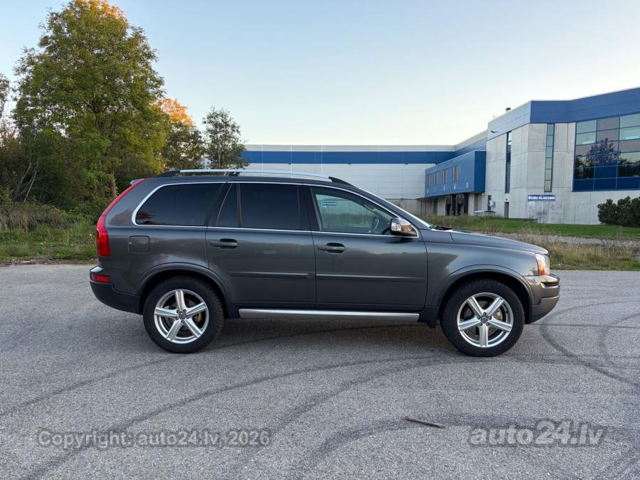 Grey Volvo XC90 2007 in Tallinn, with an engine capacity of 2.40 L and mileage of 388 thousand km for 8750 €, photo 4 on AUTOMOTO.COM.LV