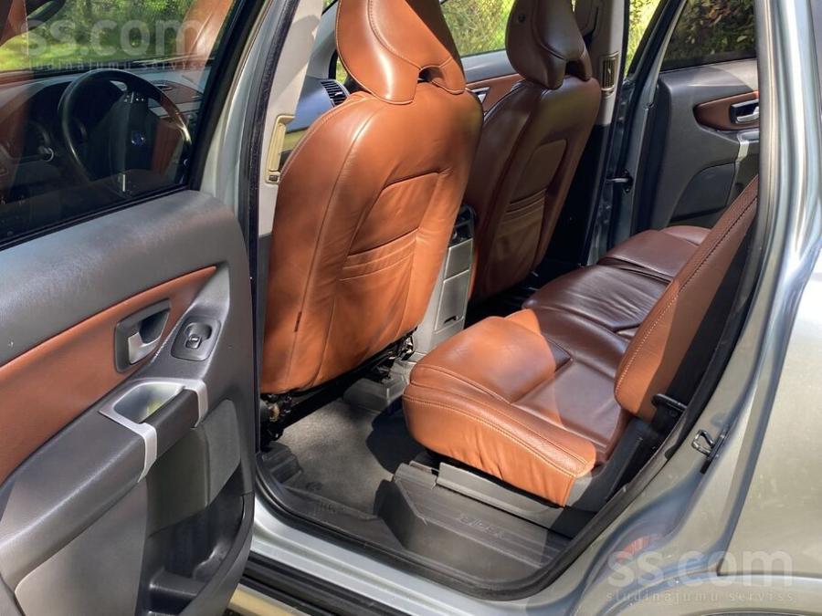 Pelēks Volvo XC90 2007 Rīga, ar dzinēja tilpumu 2.40 L un nobraukumu 298 tūkst. km par 4950 €, foto 17 vietnē AUTOMOTO.COM.LV