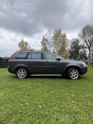 Pelēks Volvo XC90 2007 Valmiera, ar dzinēja tilpumu 2.40 L un nobraukumu 352 tūkst. km par 4950 €, foto 4 vietnē AUTOMOTO.COM.LV