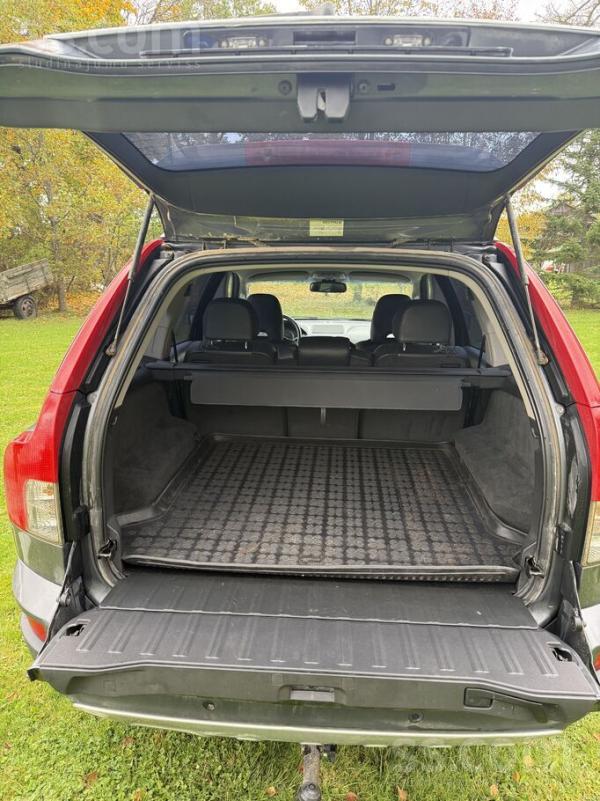 Volvo XC90 2007 Valmiera vietnē Pelēks Volvo XC90 2007 Valmiera, ar dzinēja tilpumu 2.40 L un nobraukumu 352 tūkst. km par 4950 €, foto 9 vietnē AUTOMOTO.COM.LV