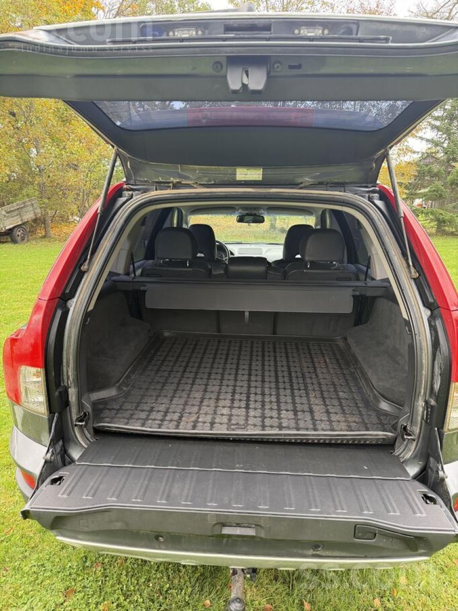 Pelēks Volvo XC90 2007 Valmiera, ar dzinēja tilpumu 2.40 L un nobraukumu 352 tūkst. km par 4950 €, foto 9 vietnē AUTOMOTO.COM.LV