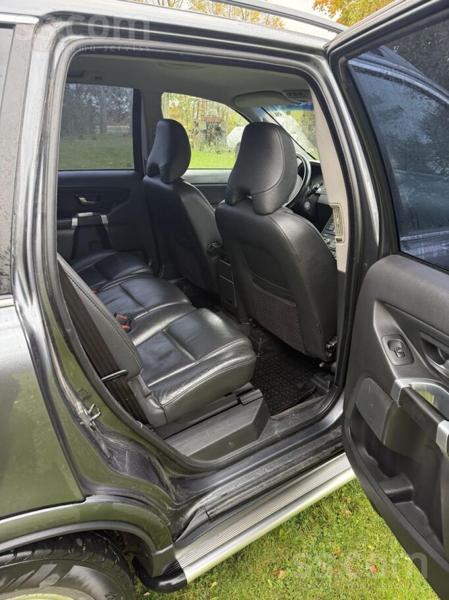 Pelēks Volvo XC90 2007 Valmiera, ar dzinēja tilpumu 2.40 L un nobraukumu 352 tūkst. km par 4950 €, foto 10 vietnē AUTOMOTO.COM.LV