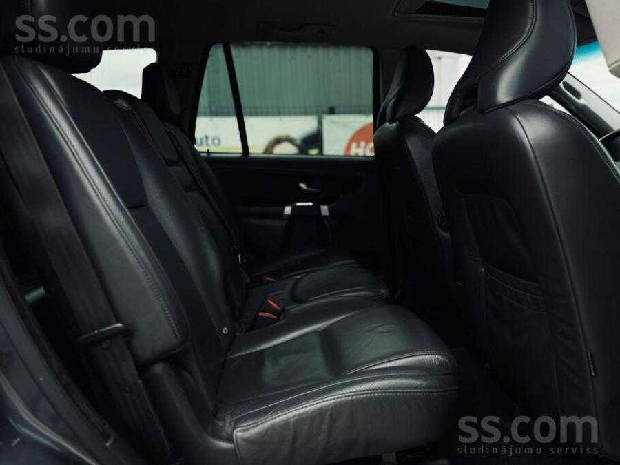 Pelēks Volvo XC90 2008 Cēsis, ar dzinēja tilpumu 2.40 L un nobraukumu 0 tūkst. km par 5990 €, foto 11 vietnē AUTOMOTO.COM.LV