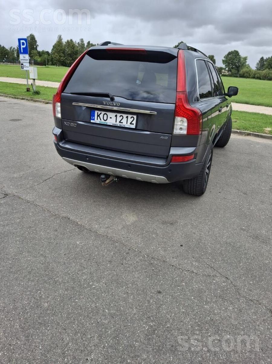 Grey Volvo XC90 2008 in Tukums, with an engine capacity of 2.40 L and mileage of 336 thousand km for 5650 €, photo 1 on AUTOMOTO.COM.LV