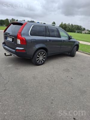 Grey Volvo XC90 2008 in Tukums, with an engine capacity of 2.40 L and mileage of 336 thousand km for 5650 €, photo 2 on AUTOMOTO.COM.LV