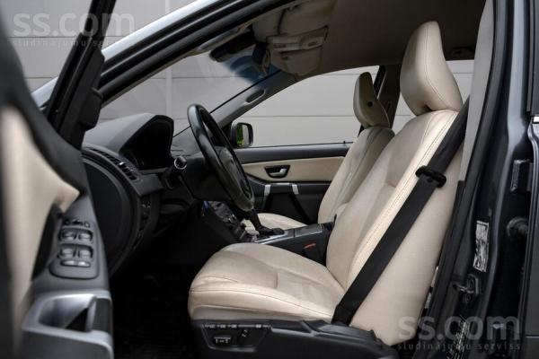 Pelēks Volvo XC90 2008 Rīga, ar dzinēja tilpumu 2.40 L un nobraukumu 0 tūkst. km par 4990 €, foto 8 vietnē AUTOMOTO.COM.LV