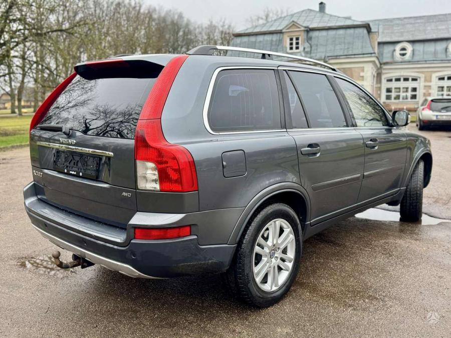 Grey Volvo XC90 2008 in Vilnius, with an engine capacity of 2.40 L and mileage of 298 thousand km for 5200 €, photo 4 on AUTOMOTO.COM.LV