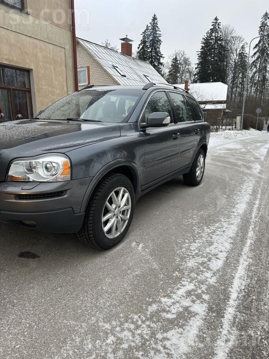 Grey Volvo XC90 2008 in Aluksne, with an engine capacity of 2.40 L and mileage of 319 thousand km for 5100 €, photo 3 on AUTOMOTO.COM.LV