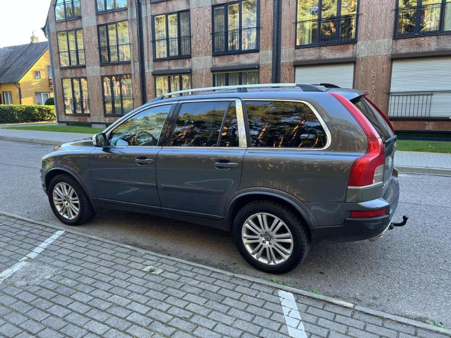 Pelēks Volvo XC90 2008 Klaipėda, ar dzinēja tilpumu 4.40 L un nobraukumu 278 tūkst. km par 6450 €, foto 2 vietnē AUTOMOTO.COM.LV