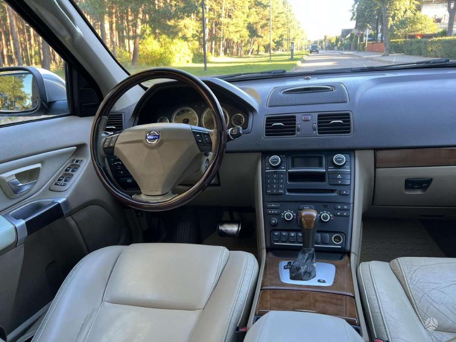 Pelēks Volvo XC90 2008 Klaipėda, ar dzinēja tilpumu 4.40 L un nobraukumu 278 tūkst. km par 6450 €, foto 13 vietnē AUTOMOTO.COM.LV