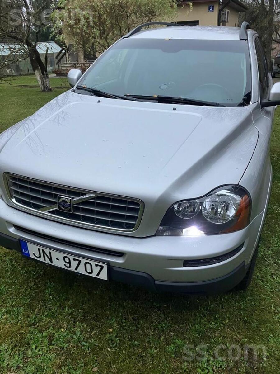 Grey Volvo XC90 2008 in Ogre, with an engine capacity of 2.40 L and mileage of 383 thousand km for 5200 €, photo 2 on AUTOMOTO.COM.LV