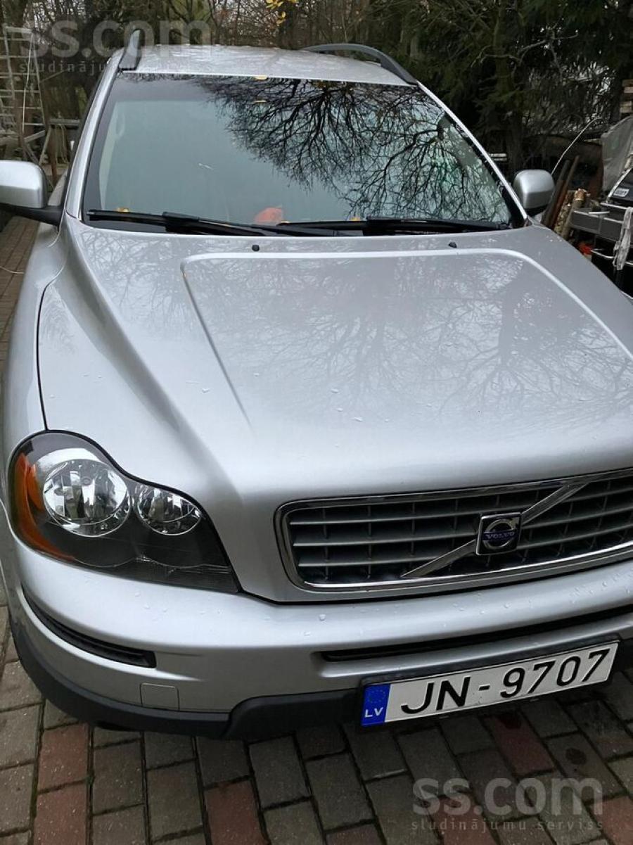 Grey Volvo XC90 2008 in Ogre, with an engine capacity of 2.40 L and mileage of 383 thousand km for 5200 €, photo 9 on AUTOMOTO.COM.LV