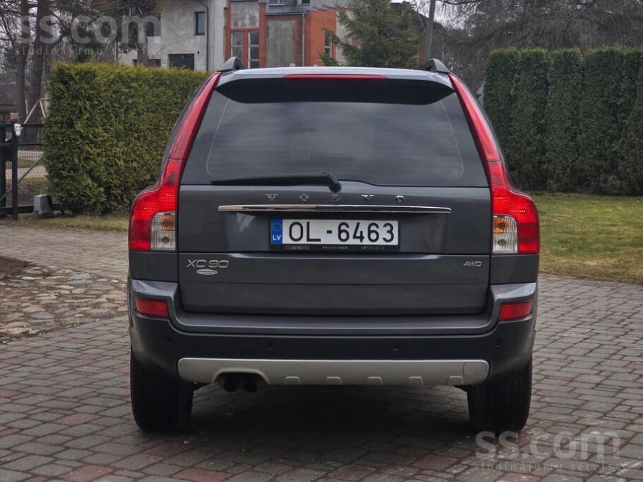 Pelēks Volvo XC90 2008 Rīga, ar dzinēja tilpumu 2.40 L un nobraukumu 0 tūkst. km par 7950 €, foto 4 vietnē AUTOMOTO.COM.LV