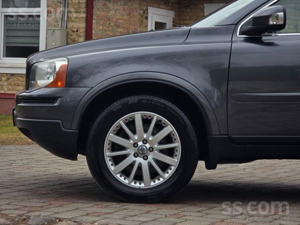 Pelēks Volvo XC90 2008 Rīga, ar dzinēja tilpumu 2.40 L un nobraukumu 0 tūkst. km par 7950 €, foto 9 vietnē AUTOMOTO.COM.LV