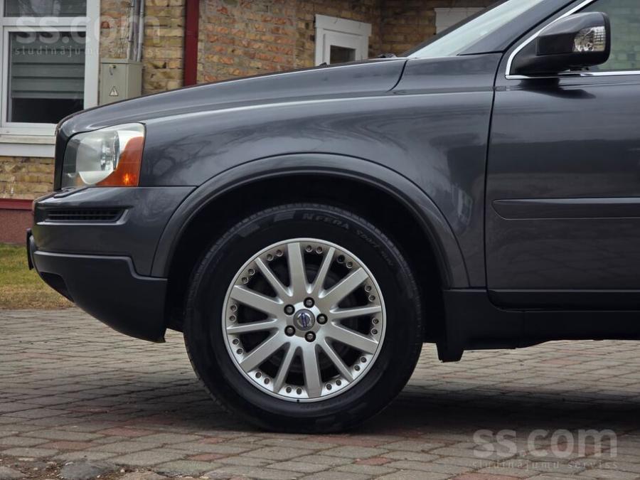 Pelēks Volvo XC90 2008 Rīga, ar dzinēja tilpumu 2.40 L un nobraukumu 0 tūkst. km par 7950 €, foto 9 vietnē AUTOMOTO.COM.LV