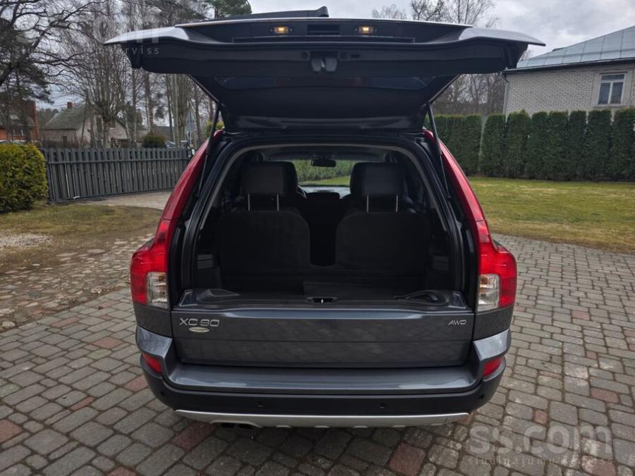 Pelēks Volvo XC90 2008 Rīga, ar dzinēja tilpumu 2.40 L un nobraukumu 0 tūkst. km par 7950 €, foto 13 vietnē AUTOMOTO.COM.LV