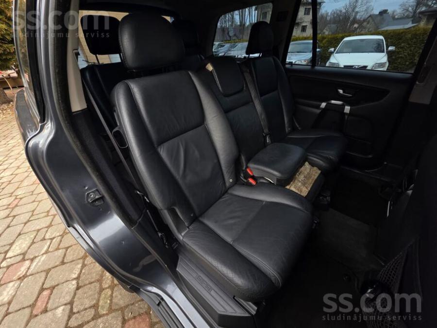 Pelēks Volvo XC90 2008 Rīga, ar dzinēja tilpumu 2.40 L un nobraukumu 0 tūkst. km par 7950 €, foto 17 vietnē AUTOMOTO.COM.LV